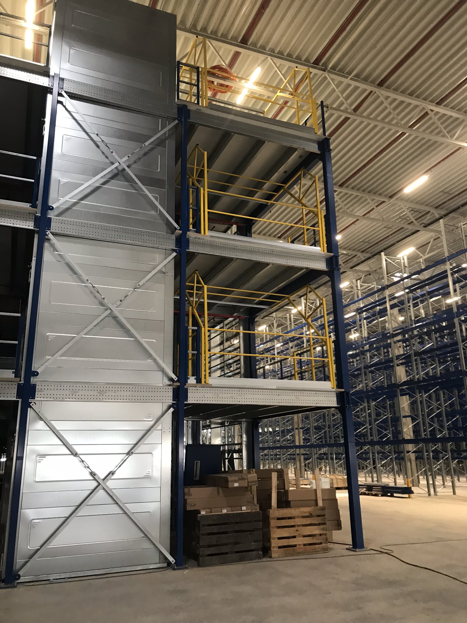 Mezzanine floors for warehouse layout - Nolte Mezzanine